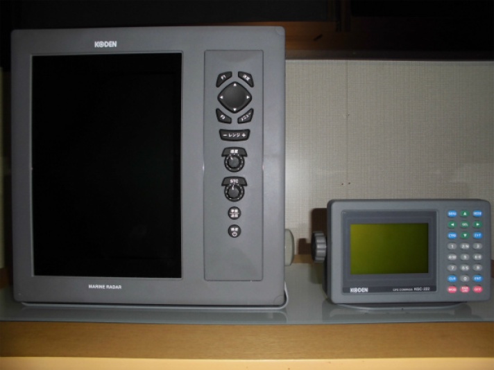 KODEN 10.4インチ液晶カラーレーダーMDC-2041＆GPSコンパスKGC-222 航海計器 レーダー