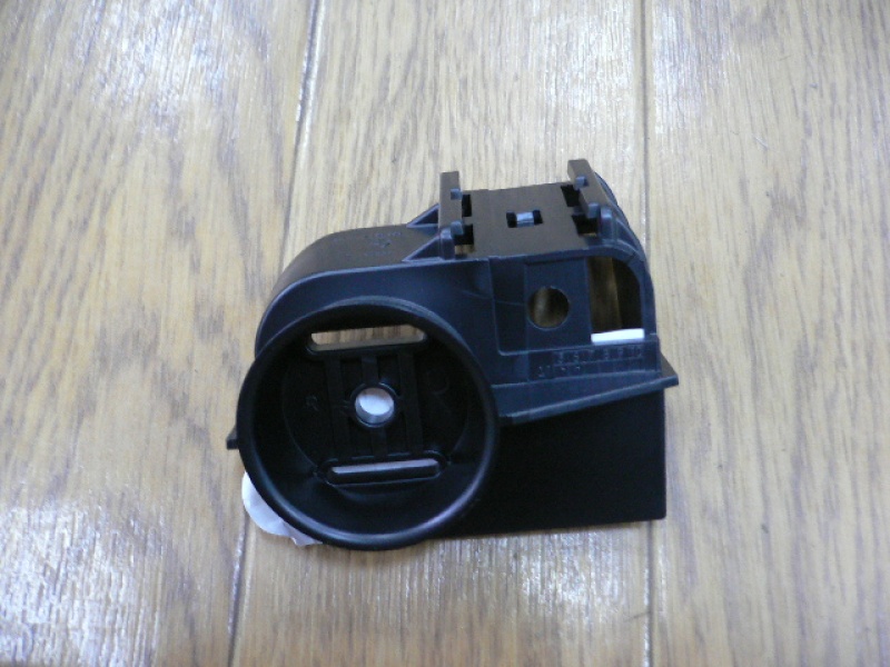 BMW E92 ヘッドランプアームホルダー 右 | BMW 中古車 検索サイト BMWライフ.com